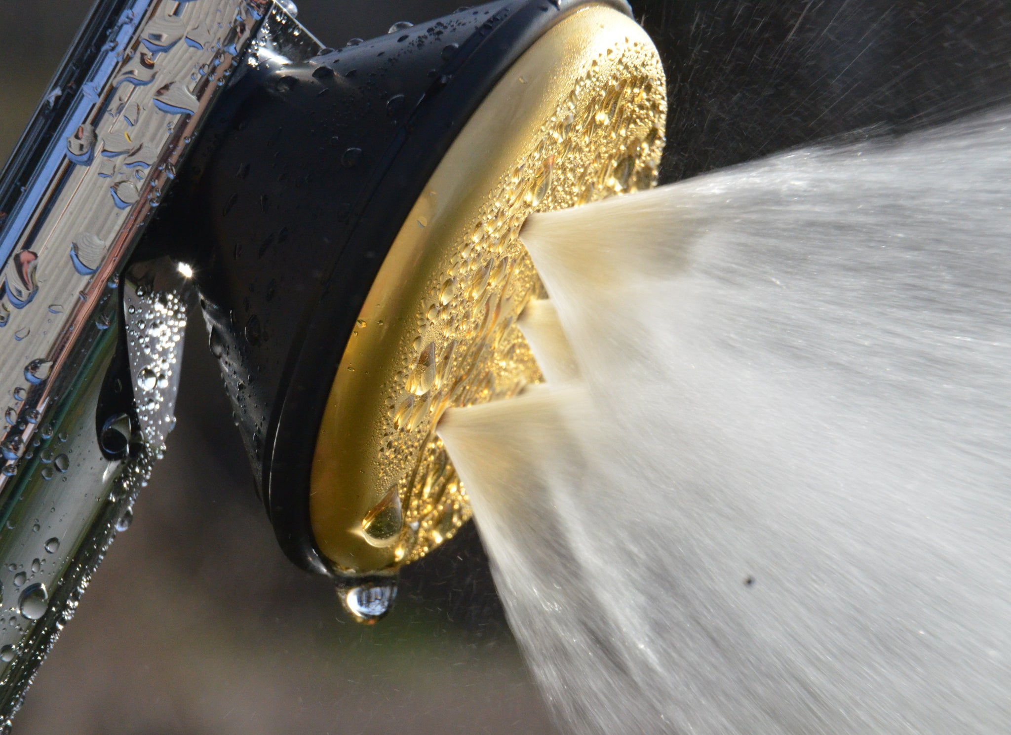 Luxury vortex shower head 'Eterna Glow Ruby' | Gold Titanium